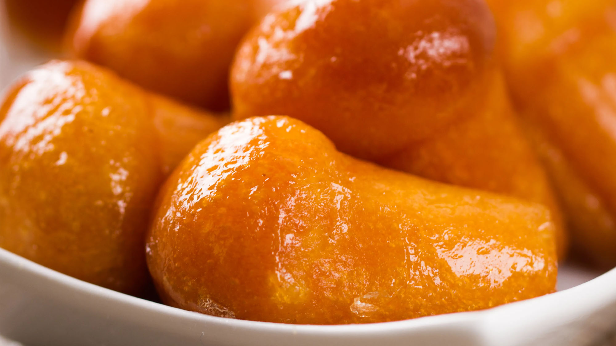 Naples and its street sweets: sfogliatelle, babà, and other delights ...