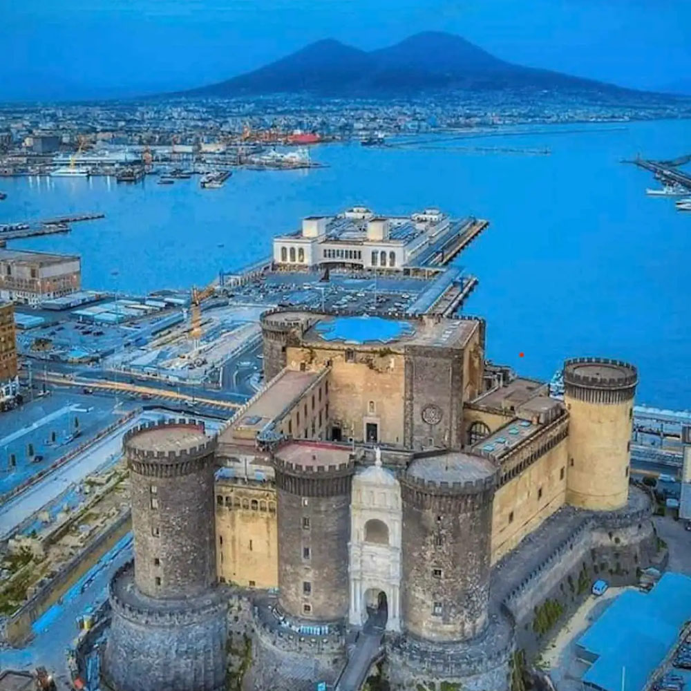 Alla scoperta dei castelli di Napoli: dal Maschio Angioino a Castel ...